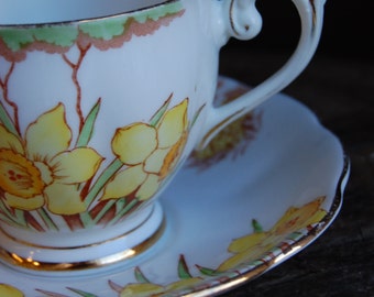 BELL CHINA England Tea Cup and Saucer Spring Dafodils Tea Party