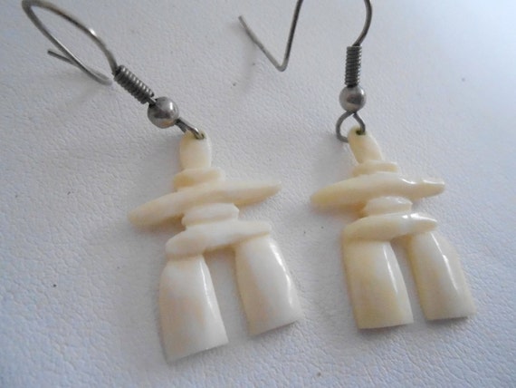 Traditional Inuit Jewelry
