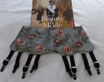 Women's Garter Belts – Etsy