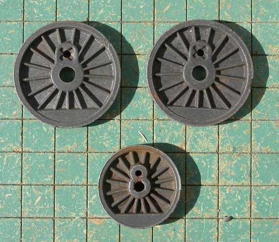 3 Lionel steam locomotive wheels vintage by SaltysPirateDen