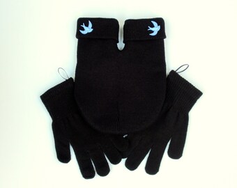 Hand holding mitten | Etsy