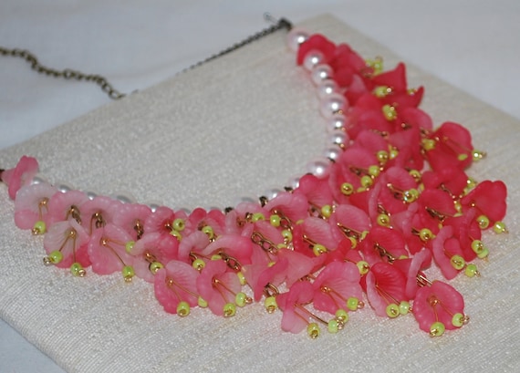 Items Similar To Handmade Lucite Flower Statement Necklace Lucite