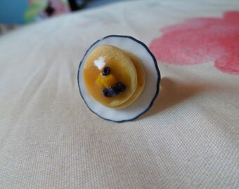 Miniature food - Pancake ring - Honey and blueberry