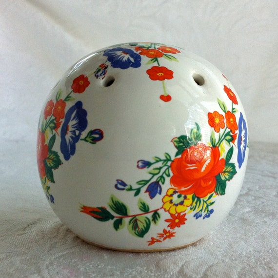 Items similar to Ceramic Potpourri Ball on Etsy