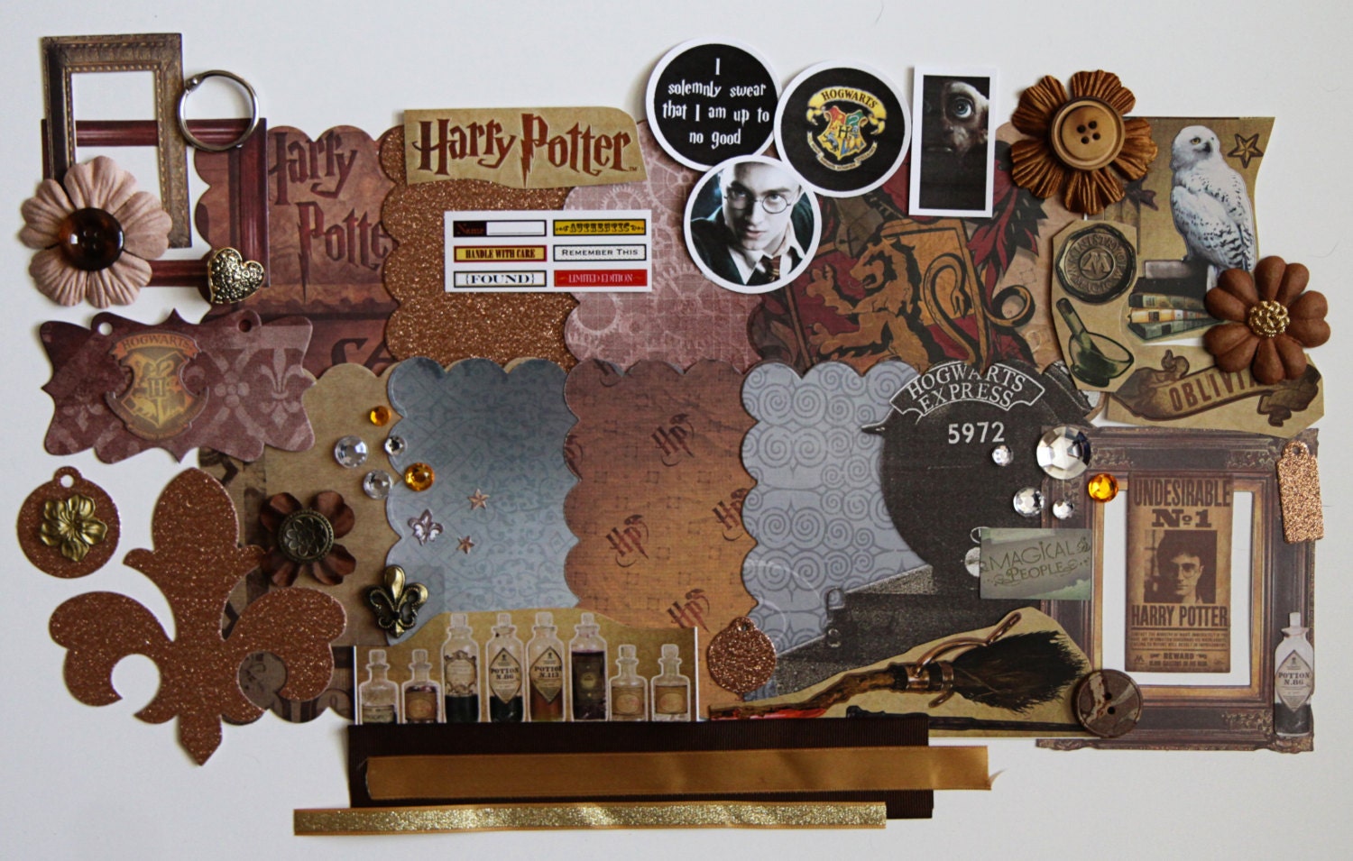 Harry Potter Scrapbooking Scallop Mini Book DIY Kit
