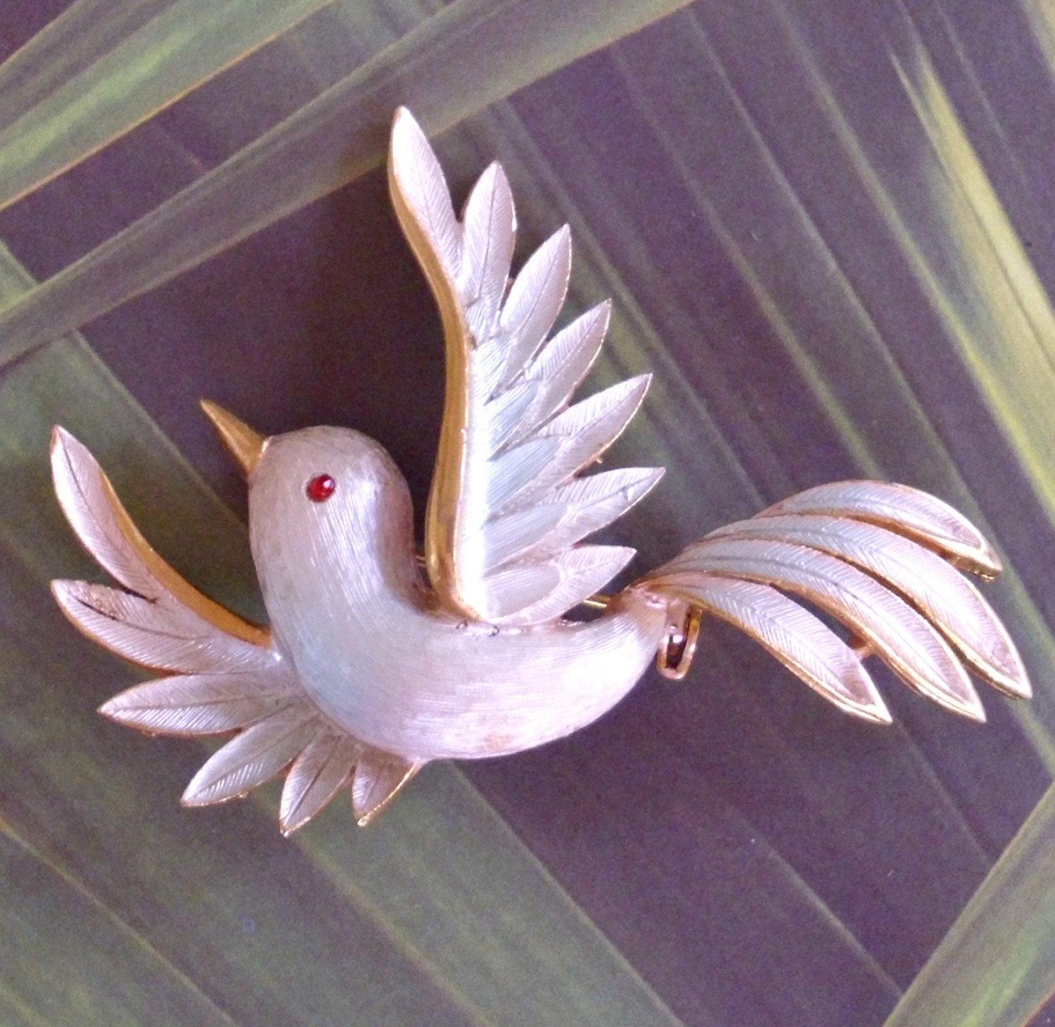 Soaring Vintage Blue Bird Pin Brooch – Haute Juice