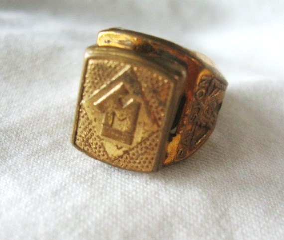 Items similar to SALE Vintage 1940's Cowboy Tom Mix Ring Ralston Cereal ...