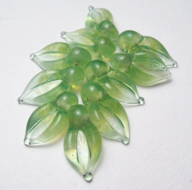 GLASS LEAF BEADS Soft Green Glass Leaves by SerenaSmithLampwork