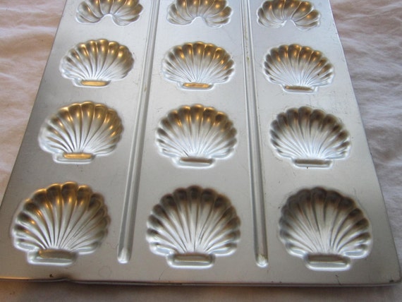 vintage cookie mold pan Viennese shells Wilton circa