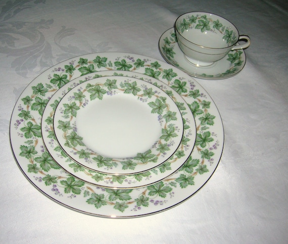 5 Piece Place Setting Noritake China Madera by SettingTheTable