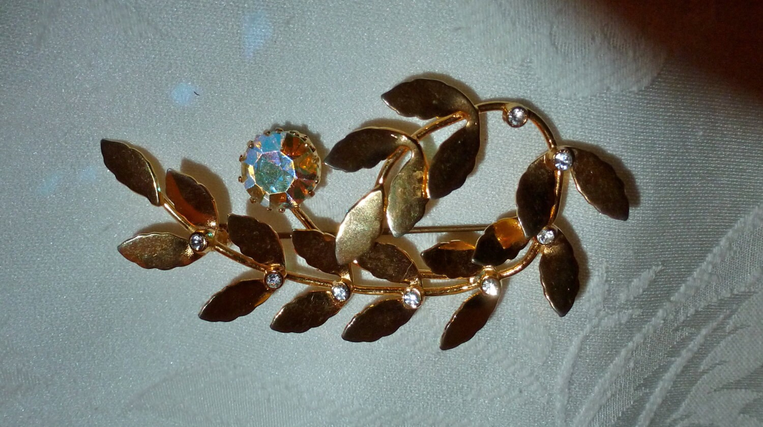 Unusual Vintage Large Gold Tone LEAF SPRAY with RHINESTONES circa 1970s