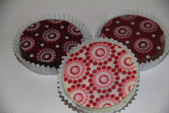 Items similar to Pink and Red Circle Dotted Circles Pattern Chocolate ...