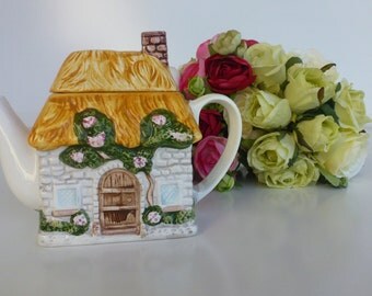 Popular items for ceramic cottage on Etsy