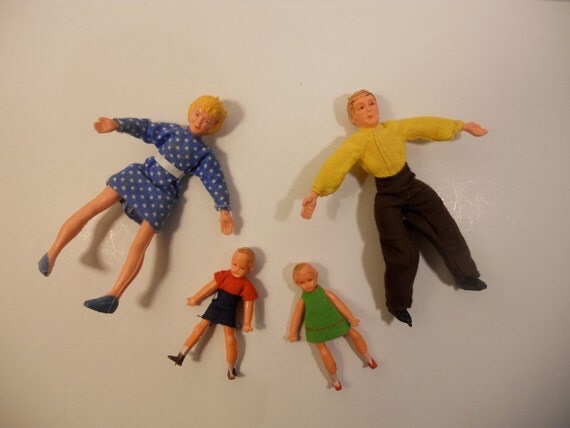 Complete Vintage Blue Box Toys Dollhouse Family 1970s 1980s