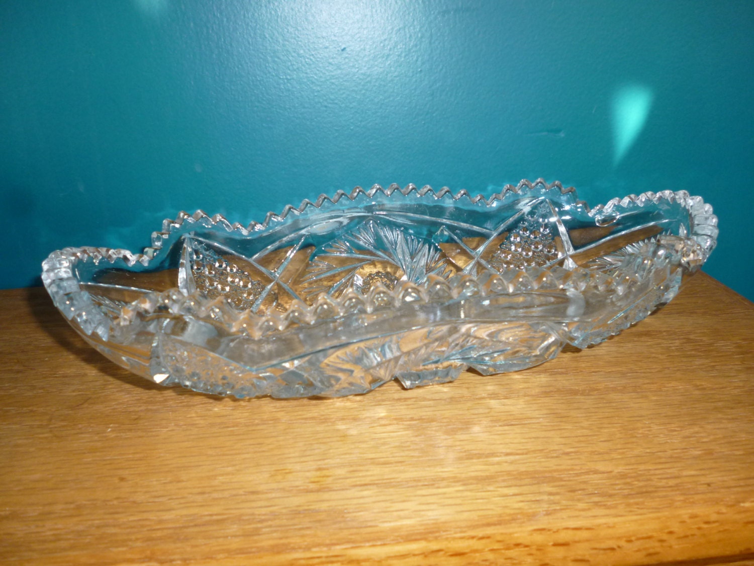 U.S. Glass Co. Artcut Diamond Whirl Pattern Crystal Oval Bowl