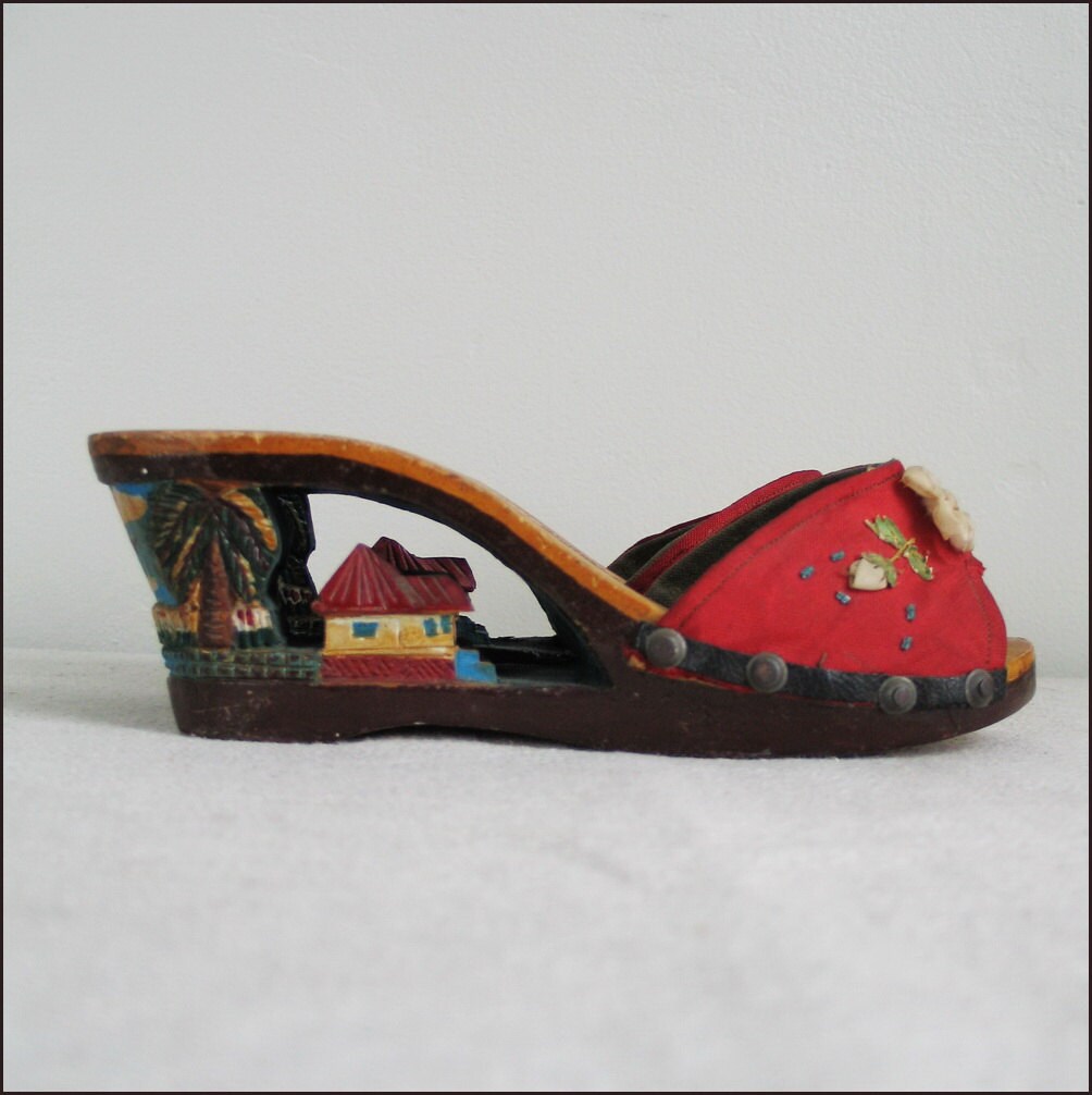 Vintage 1940s Carved Wooden Platform Bakyas Shoes Sandals