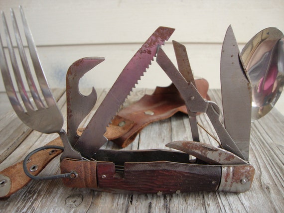 VINTAGE camping hunting MULTI TOOL pocket knife Boy Scouts