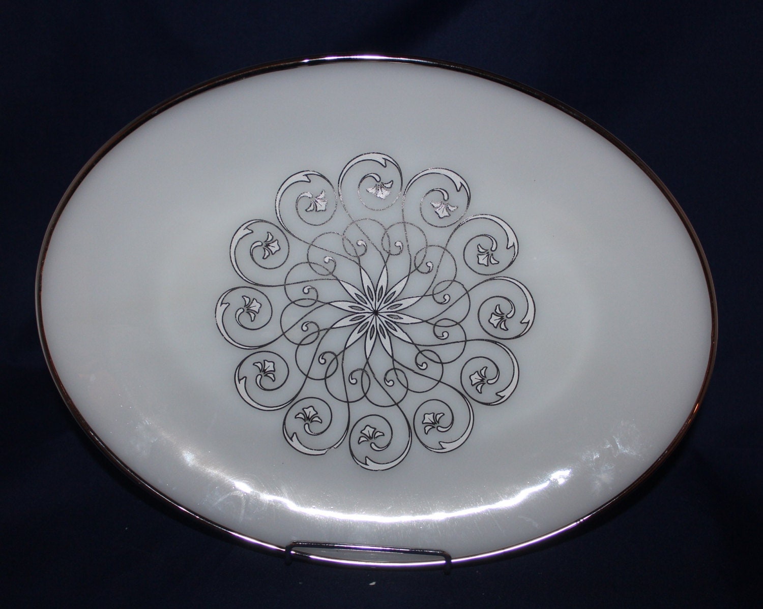 Fire King – Vienna lace platter – Anchor Hocking – Suburbia – Haute Juice