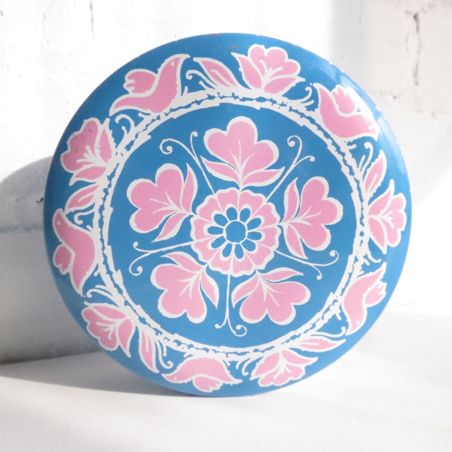Vintage Decorative Vintage Avon Floral Pink and Blue Tin Container ...