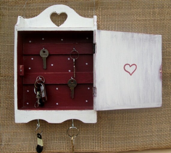 key organizer key hanger key box Cream & Bourdeaux by tammnoony