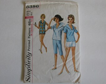 Popular items for capris pattern on Etsy