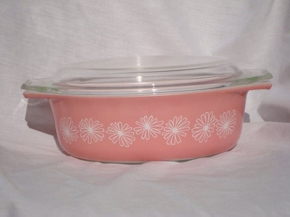 Pink Pyrex Casserole Dish// Pyrex Casserole Dish//