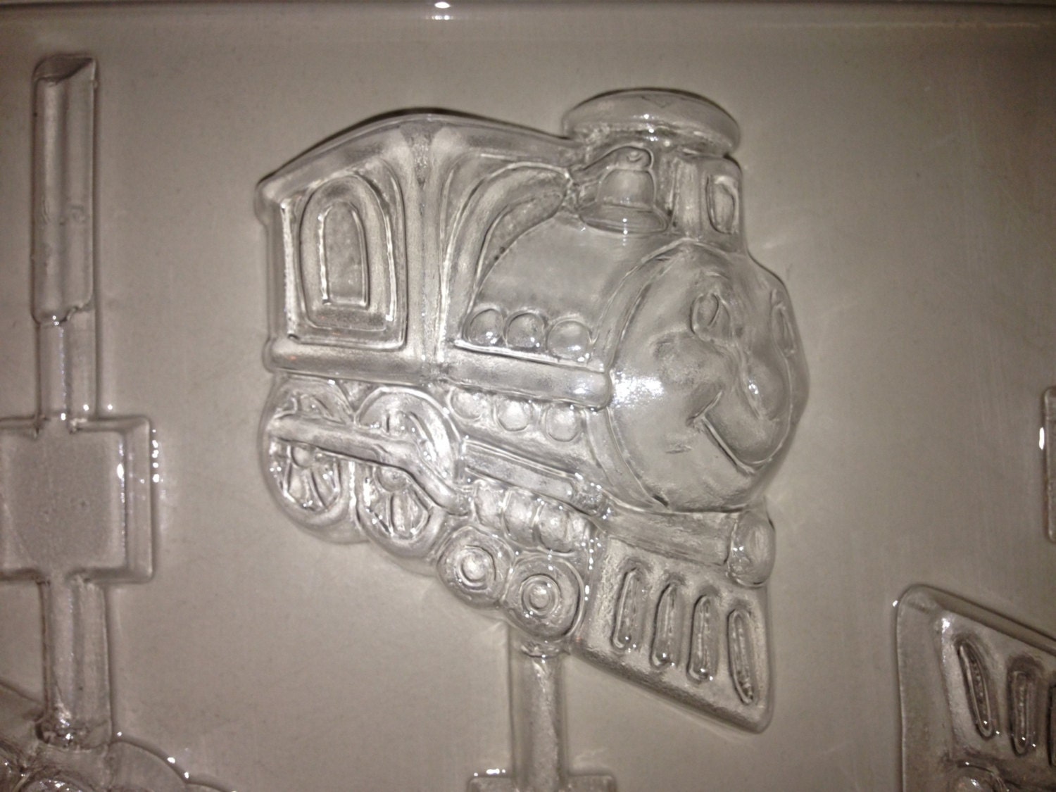 K73 Chocolate Lollipop Mold Smiling Trains