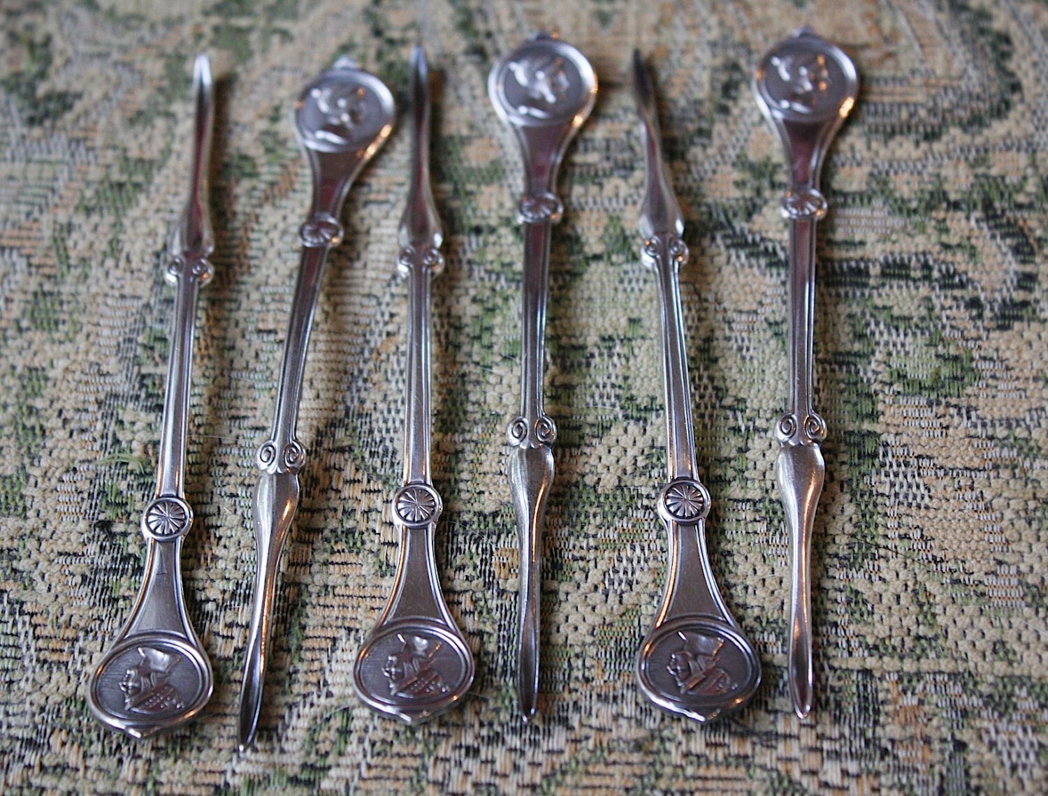 Reed & Barton Solid Nut Picks set of 6 Roman Medallion
