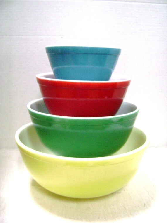 Vintage Pyrex Nesting / Mixing Bowls 4 Color by junquegypsy