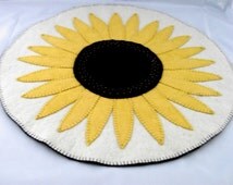 Popular items for sunflower penny rug on Etsy
