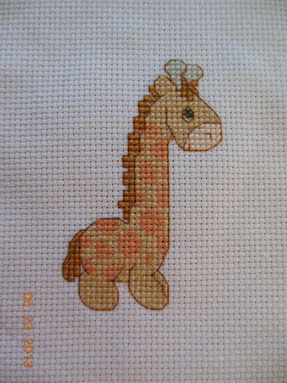 Jirafas bordadas en punto de cruz - Imagui