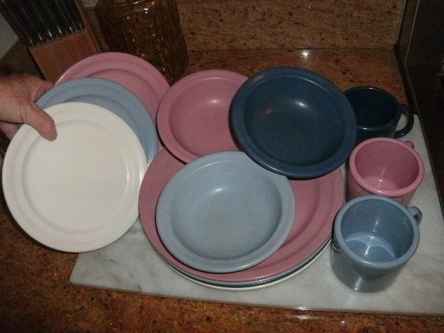 Restraware/MIDCENTURY/PLASTIC/Plates, cups, bowls, salad plates – Haute ... Restraware/MIDCENTURY/PLASTIC/Plates, cups, bowls, salad plates – Haute ...