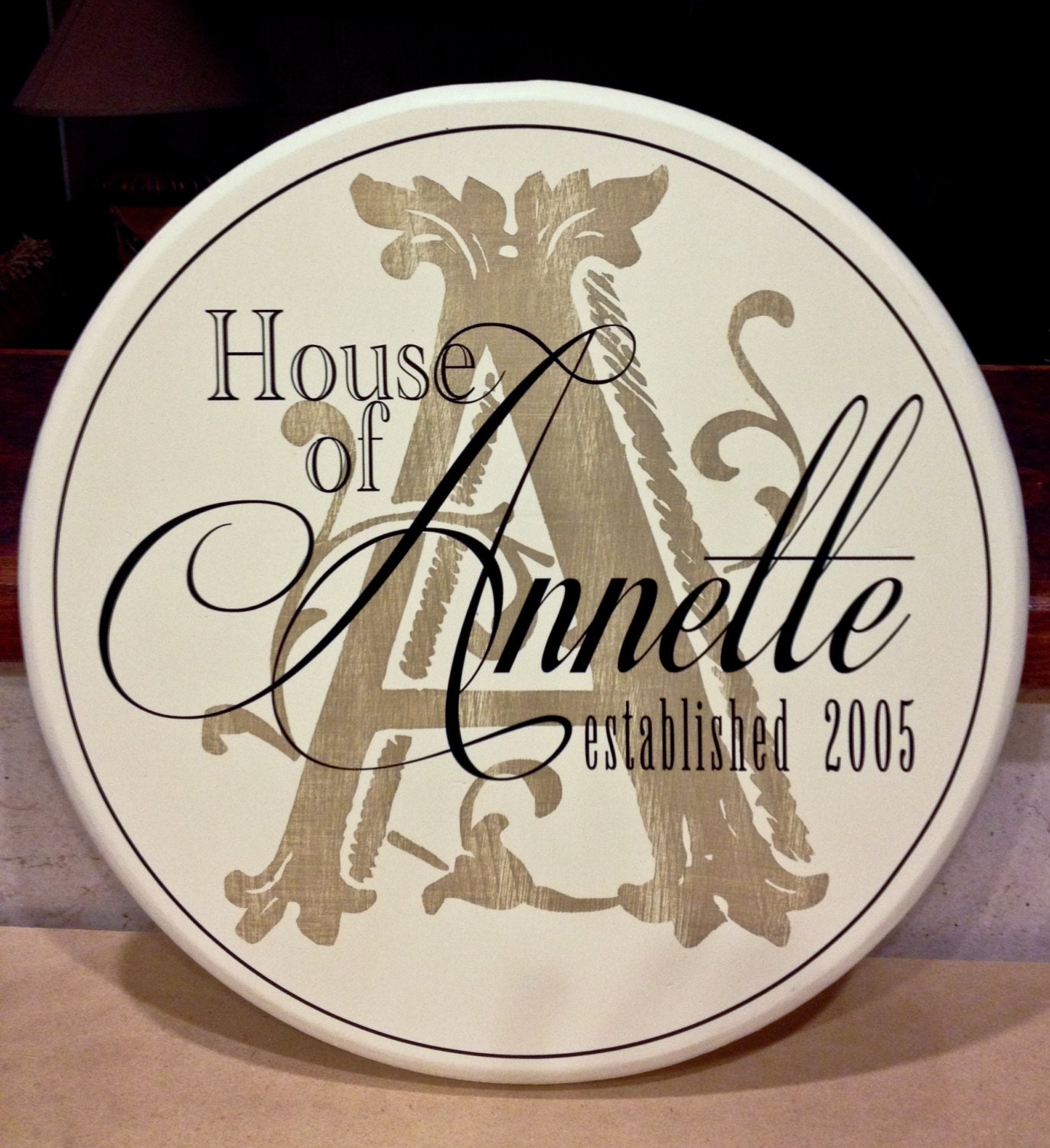 18 Round Personalized Established Family Name Sign