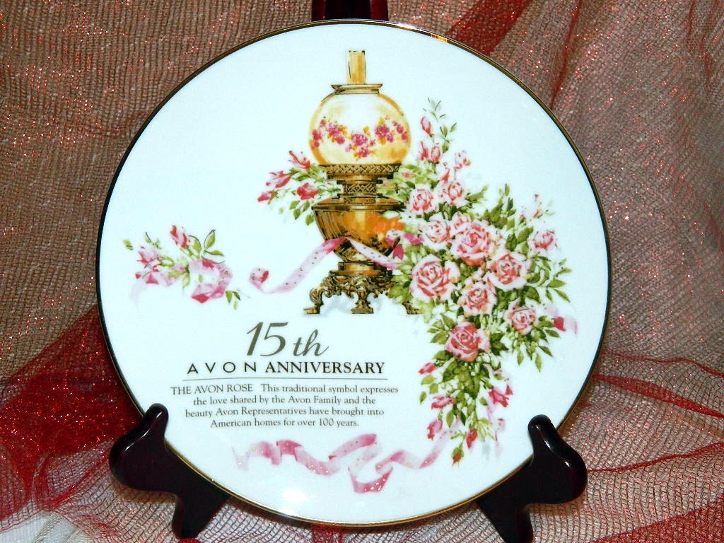 15th Anniversary Collectible Plate By Avon – Haute Juice