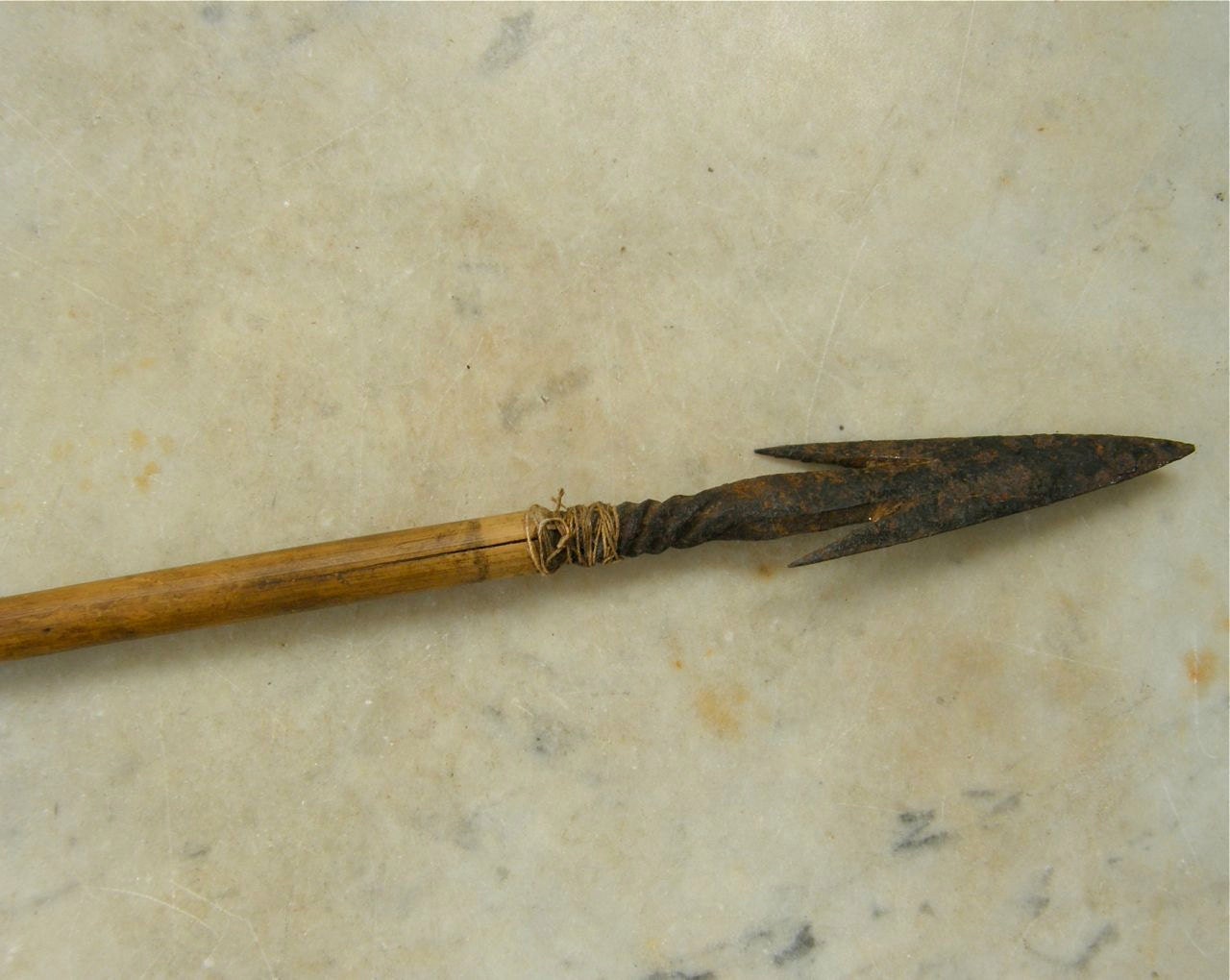 Reserved NATIVE AMERICAN ARROW Bamboo Shaft Steel Arrowhead