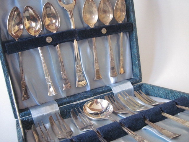 Vintage Boxed Set of Dessert Silverplated Flatware Marked Angora ...