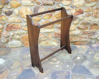 Popular items for quilt stand on Etsy