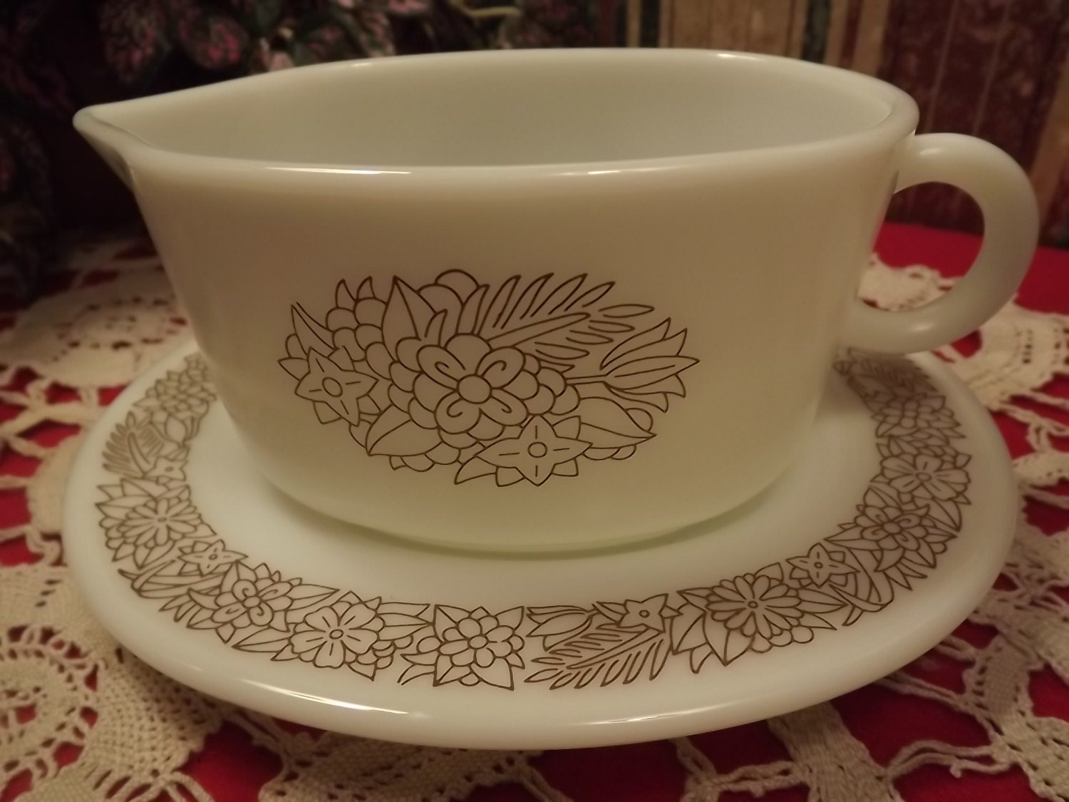 Woodland Pyrex Brown Floral Foliage Gravy Boat and Plate Dish Set ...
