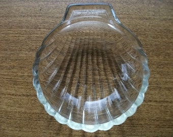 Popular items for vintage pyrex dish on Etsy