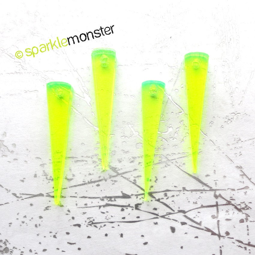 Small Fluorescent Green Spikes 4 pcs transparent laser cut