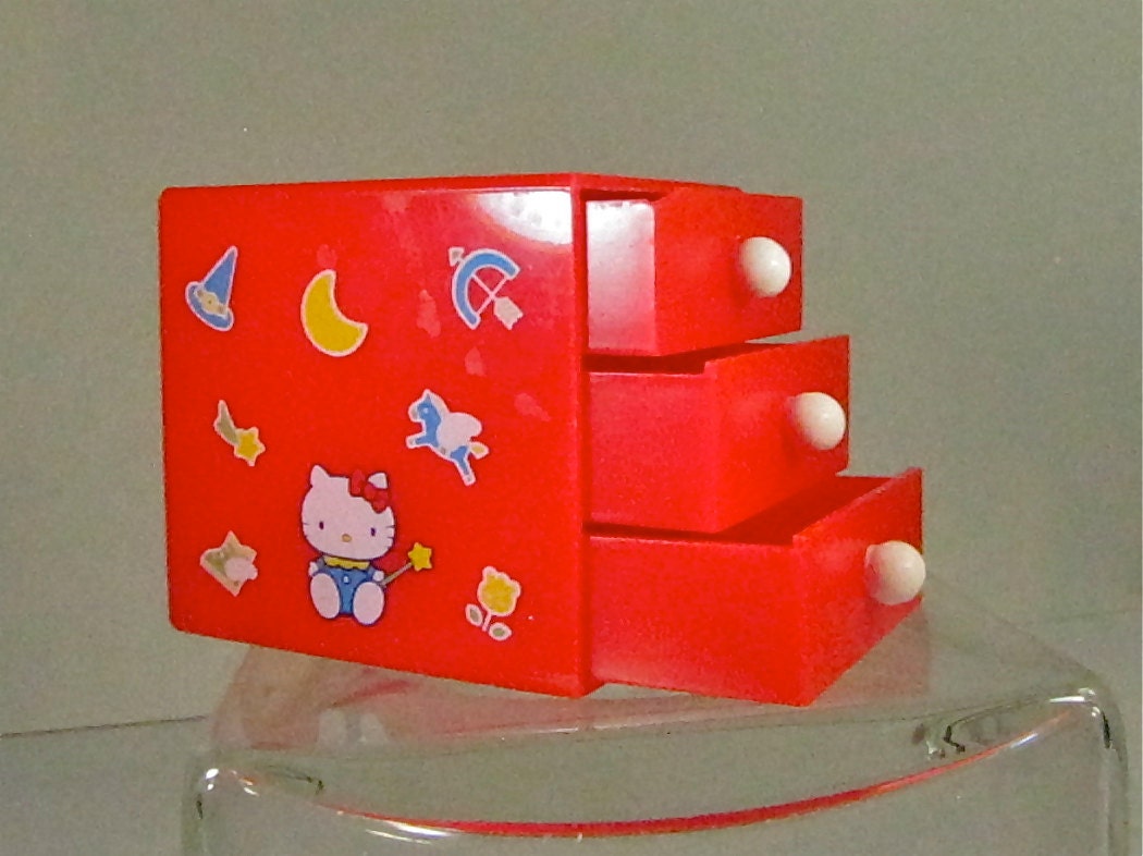 Vintage 1976 HELLO KITTY Miniature Box w/ 3 Drawers CUTE! – Haute Juice