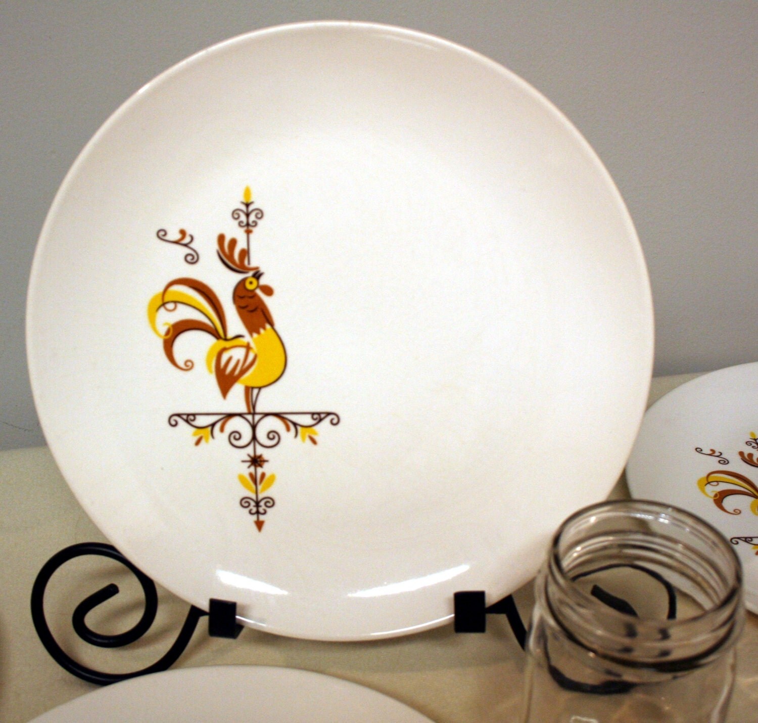 Weathervane pattern-dinner plates-retro rooster dishes-gold and amber ...
