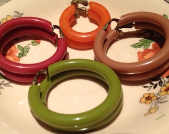 Yellow Bakelite With Inlaid Confetti Screwback by AntiguaNM
