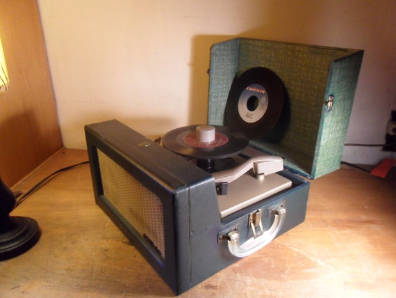 1950s RCA 45 rpm record player tube amp speaker very cool