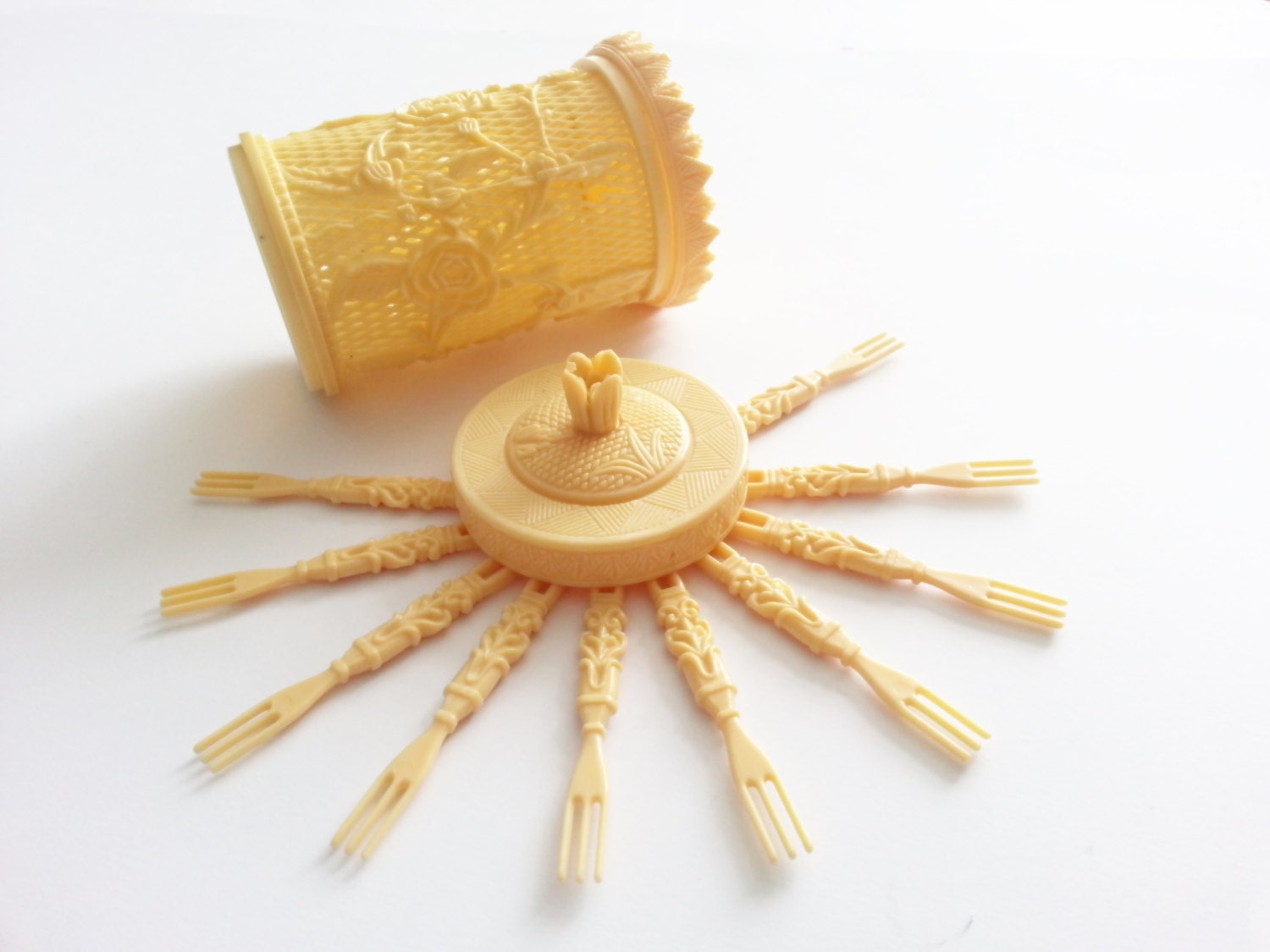 Cream Coloured Retro Kitsch Cocktail Forks 1970s Fake Ivory Party Forks ...