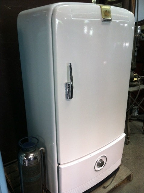 Vintage Frigidaire Refrigerator Beautiful Condition