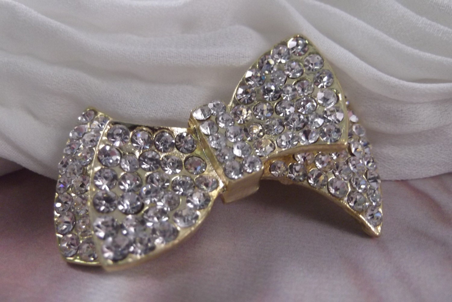 1 Gorgeous Large Rhinestone Bow Brooch Gold Tone BR019