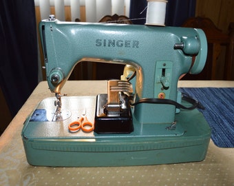 Vintage Singer Sewing Machine, Model 285K