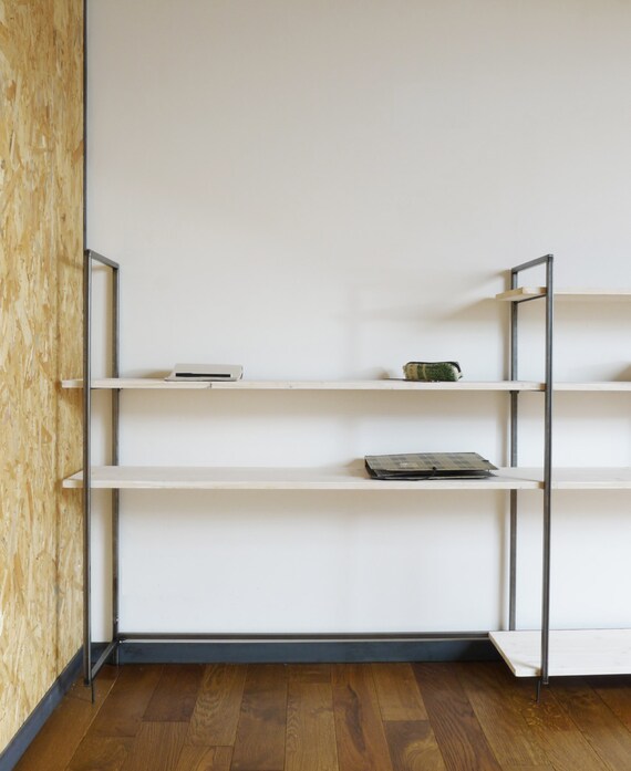 Adjustable shelf in wood and metal