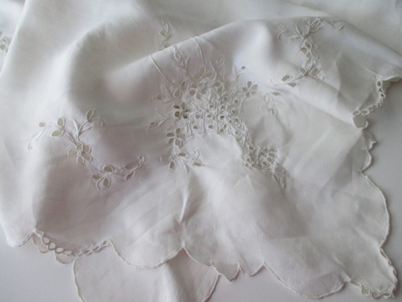 vintage white cotton linen TABLECLOTH shabby chic lace